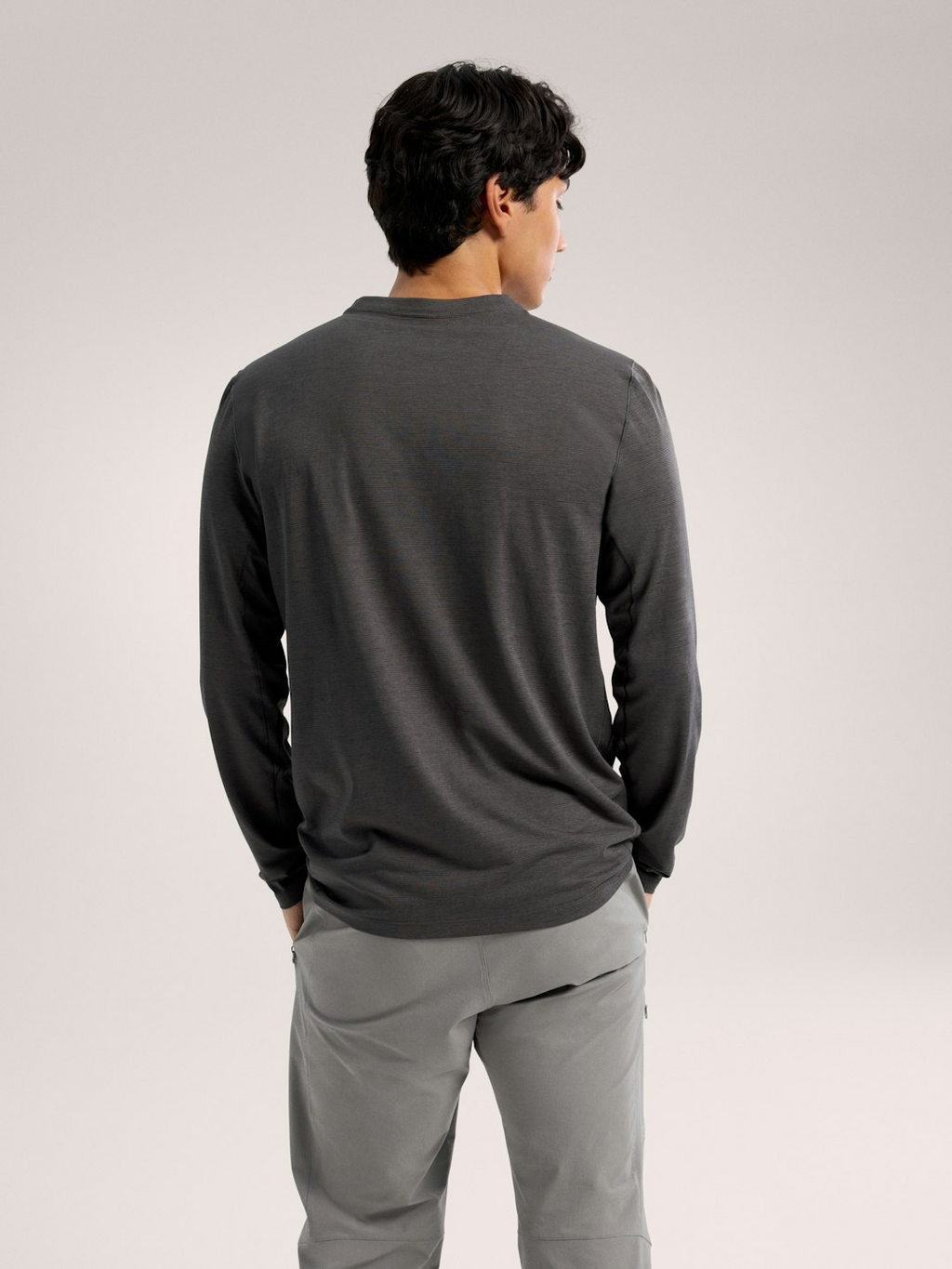 Arc'teryx Men Breathable Cormac Logo Shirt LS Dark Grey – Black Heather ...