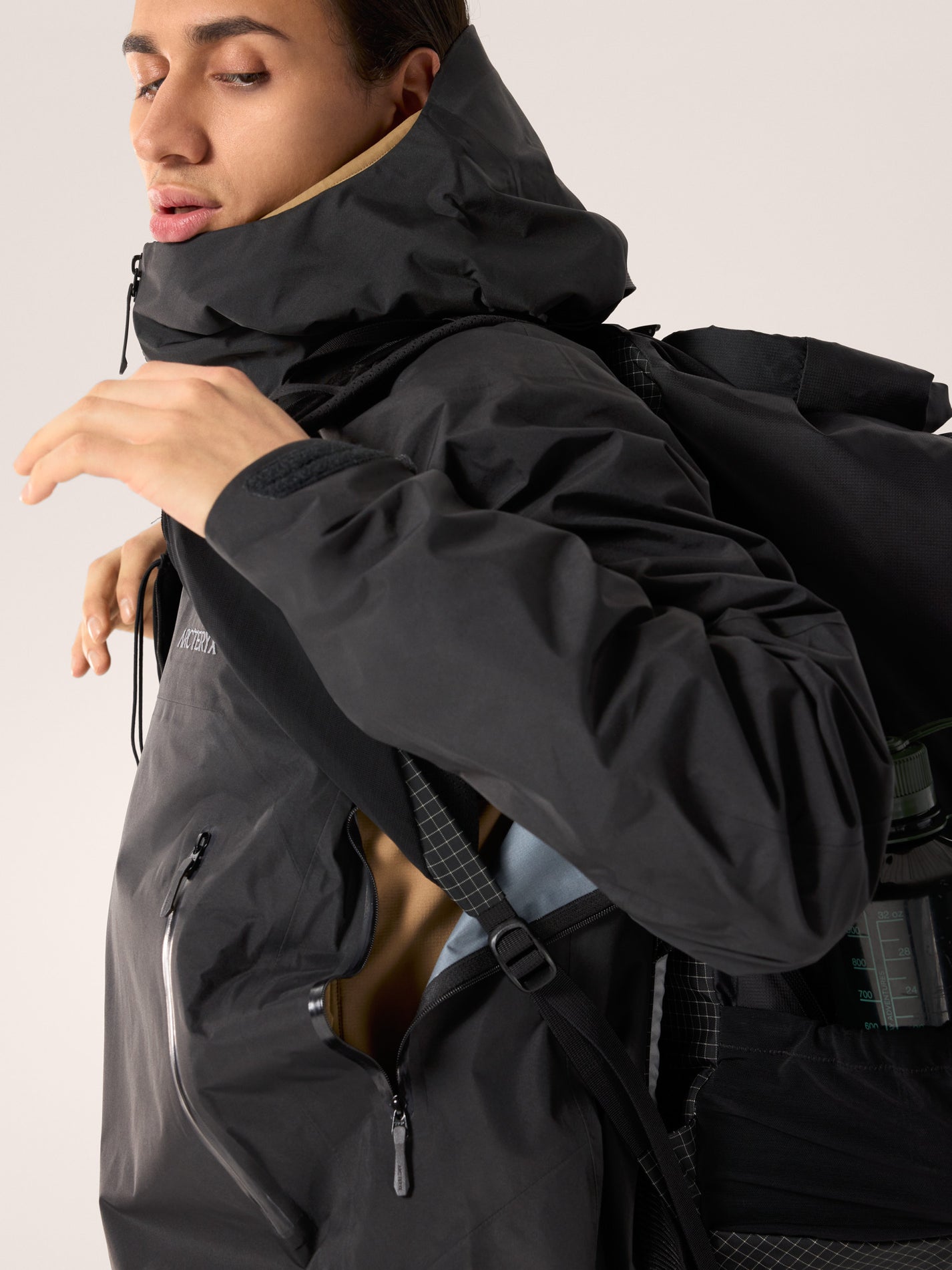 Arc'teryx Men's Waterproof Beta AR Jacket Stormhood Black – Black – Arc ...