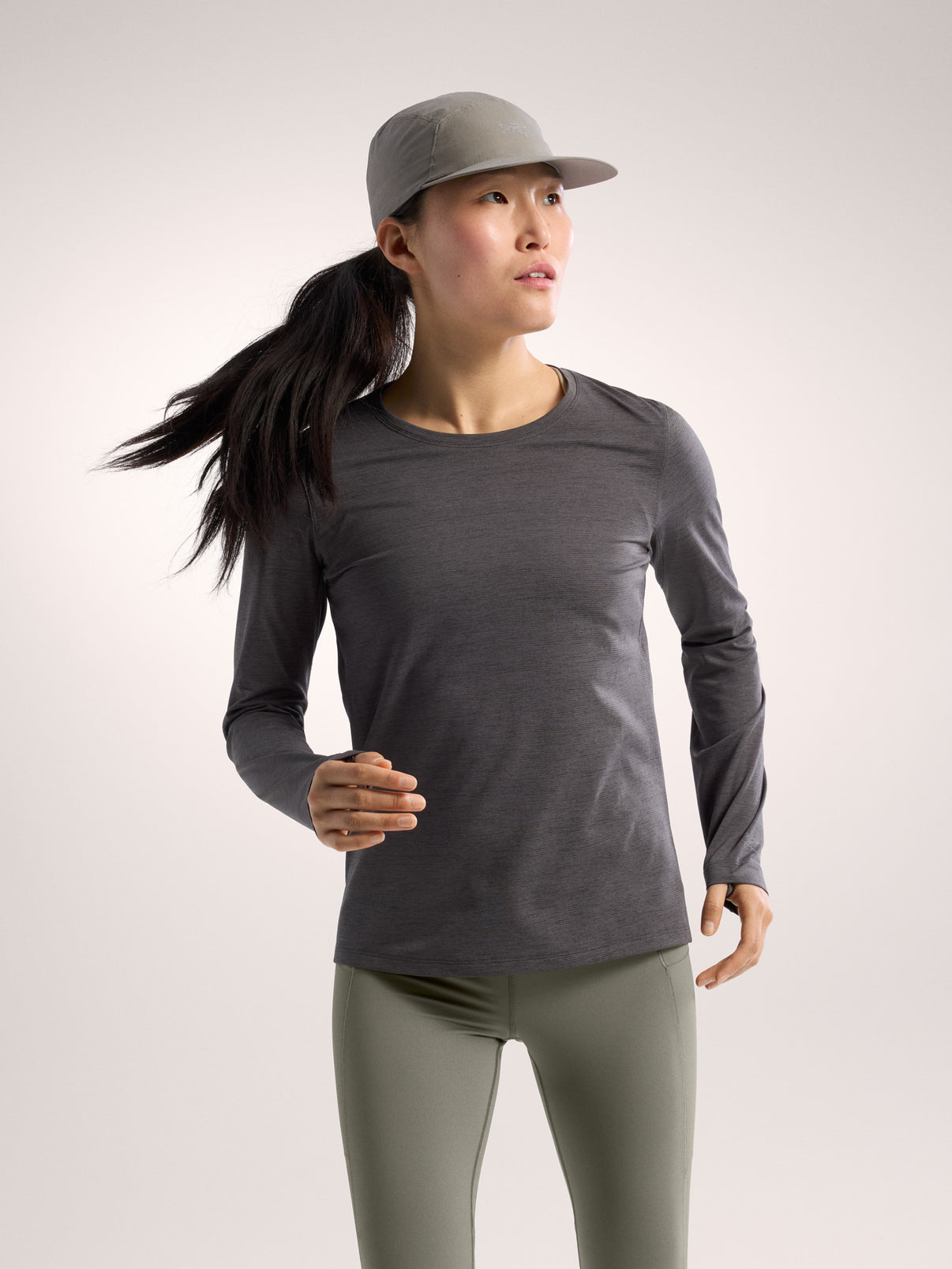 Arc'teryx Women Breathable Taema Crew Neck Shirt LS Dark Grey – Black ...