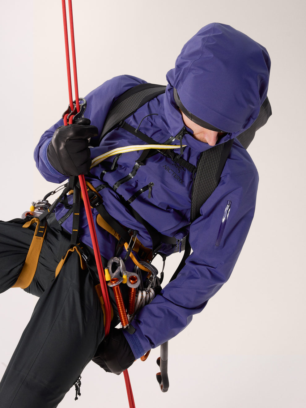 Arc'teryx Men's Waterproof Alpha SV Jacket Purple – Soulsonic / Black ...