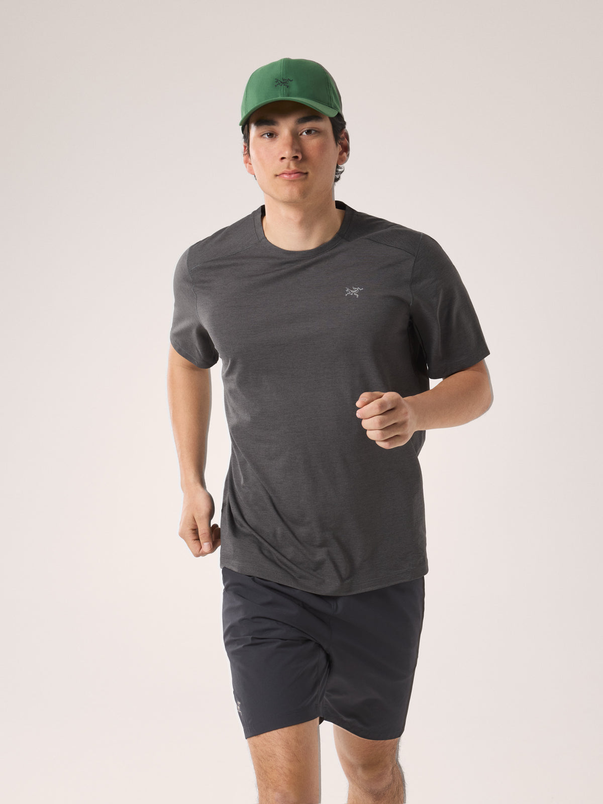 Arc'teryx Men Breathable Cormac Crew Neck Shirt SS Dark Grey – Black ...